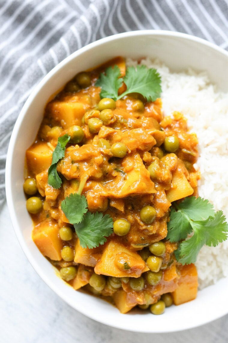 Simple Potato & Pea Curry (Aloo Matar)
